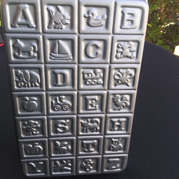 Kitchen | Animal Alphabet Rectangle Baking Pan 1 18 X 6 12 X 1 12 ...